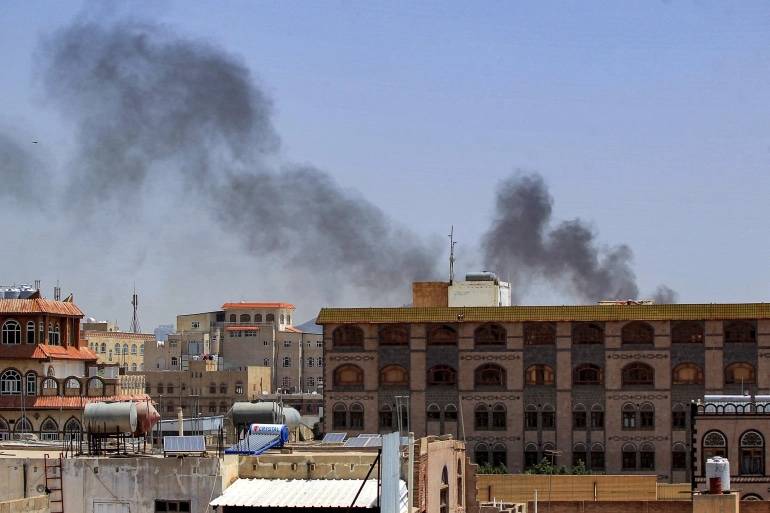 Yémen - La Coalition Arabe bombarde les environs d’un ministère des ...